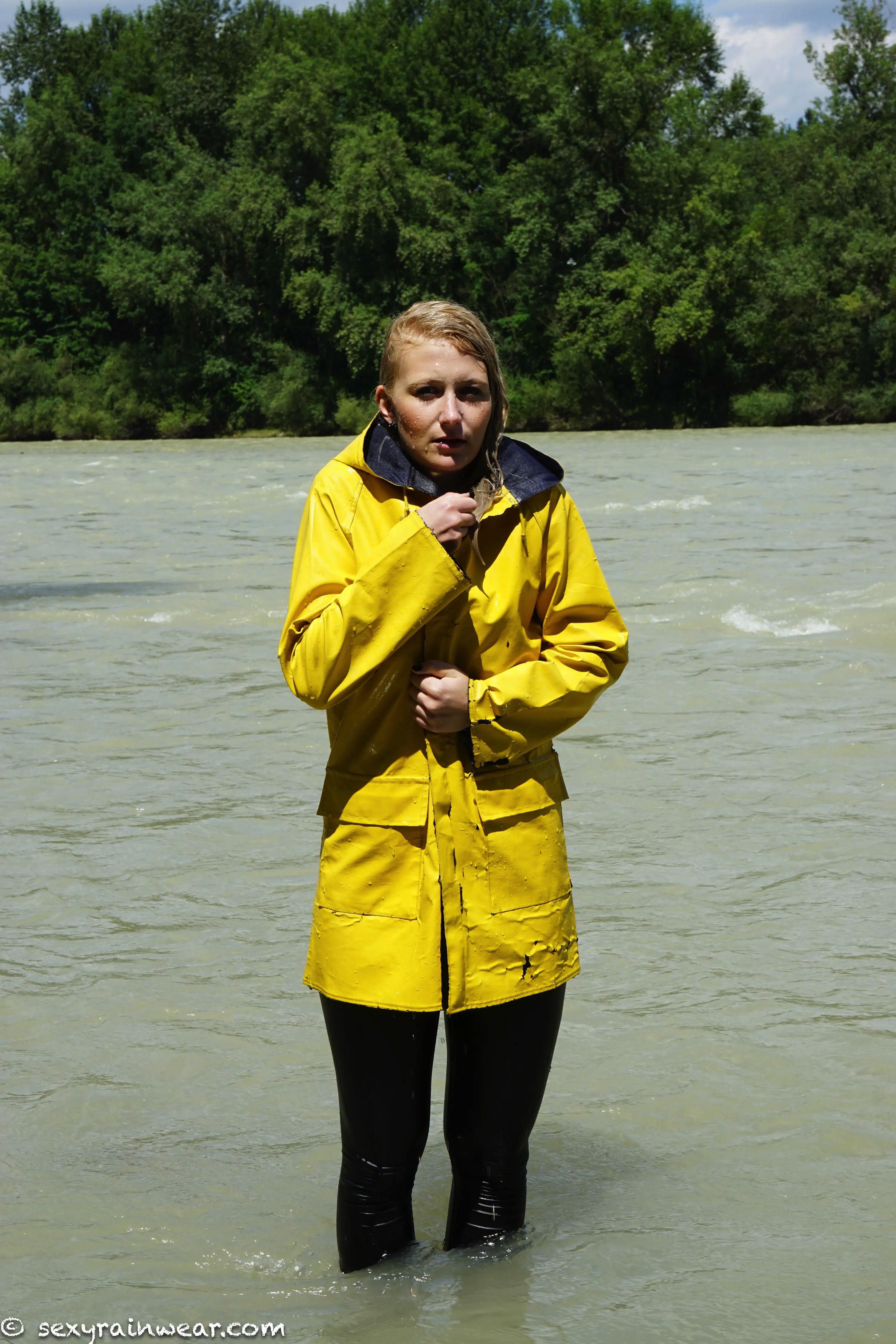 SEXYRAINWEAR.online | Friesennerz swimming (36 pics)