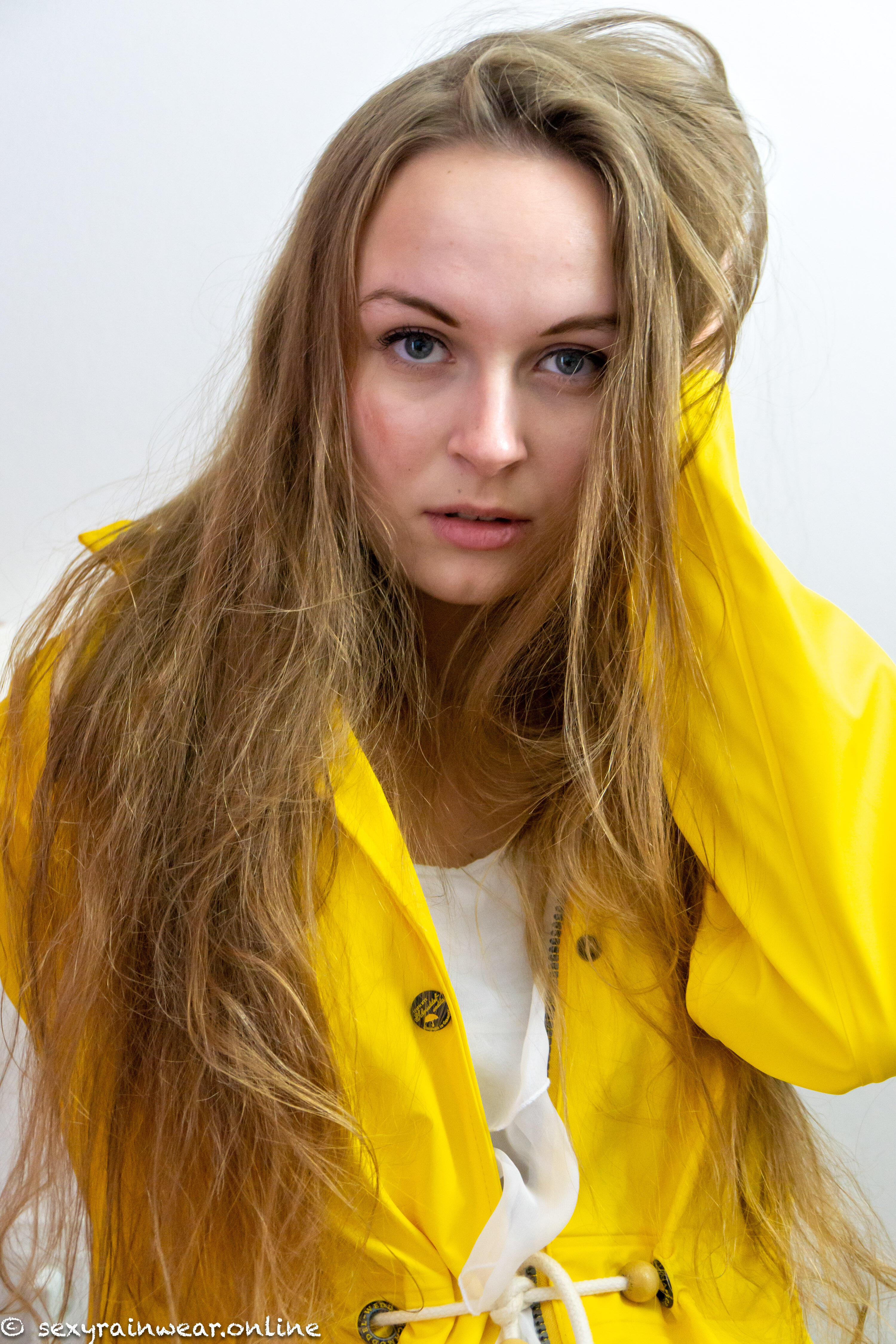 SEXYRAINWEAR.online | Casual yellow